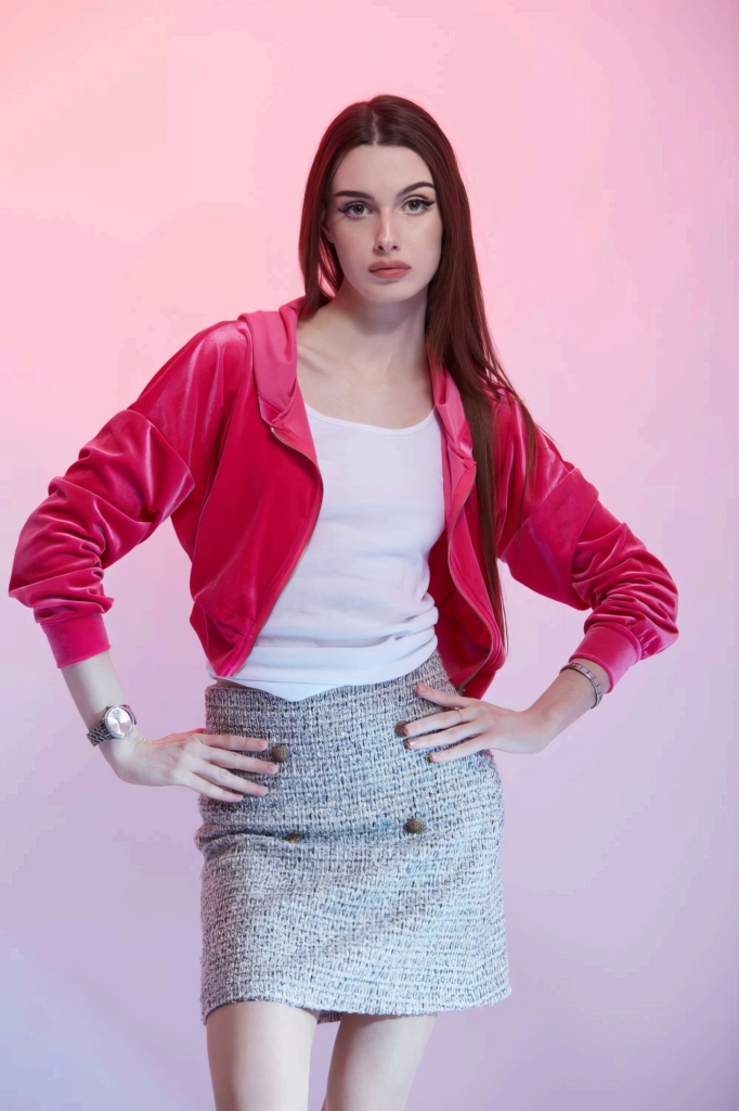 Foreign models female in delhi - Essi