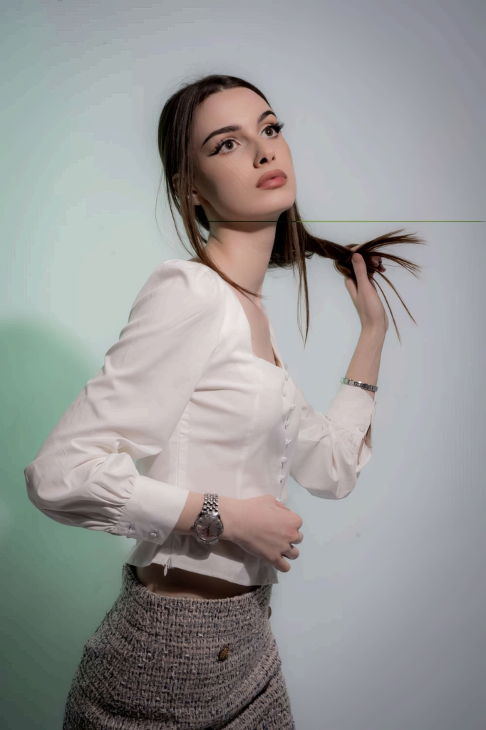 Foreign models female in delhi - Essi